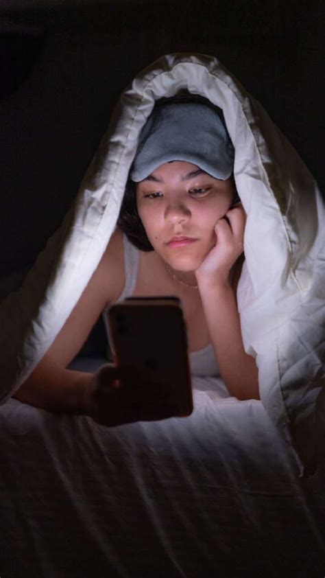 How To Avoid Passive Social Media Scrolling