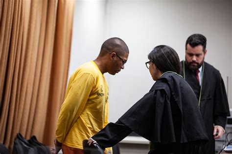 Homem é Condenado A 45 Anos De Prisão Por Matar Mulher Na Frente Dos