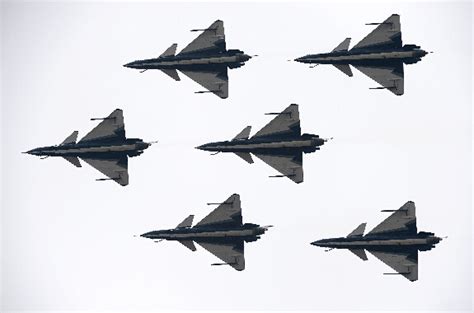 空軍八一飛行表演隊進行試飛訓練 香港商报