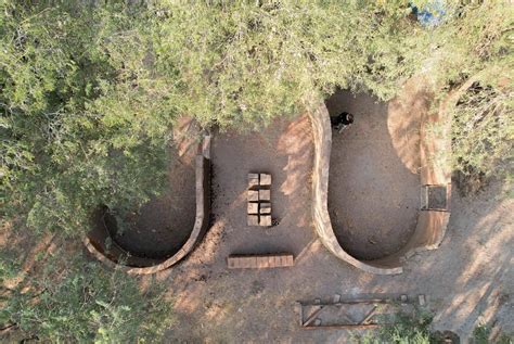 simple architecture non extractive architecture s