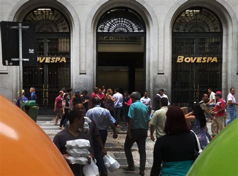 Ibovespa Bate 100 Mil Pontos Pela 1ª Vez Mas Fecha Ligeiramente Abaixo