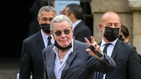 Alain Delon Alain Fabien Partage Une Tendre Vidéo De Son Père à