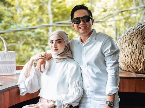 Wow Dinan Fajrina Diisukan Tikung Pacar Dokter Demi Uang Doni Salmanan Tagar