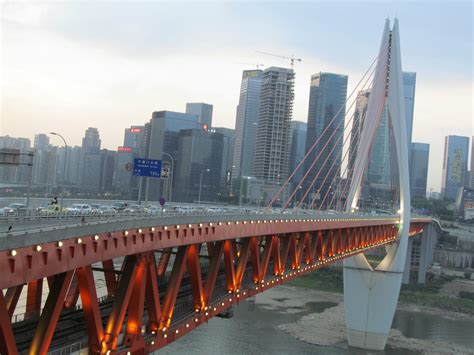 2023朝天门广场游玩攻略 坐着一条船游两江可以观看 去哪儿攻略