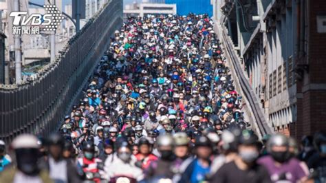 今年上半年為何電動機車銷量明顯衰退？ 網友：月租費與油費相比高下立判！ 地球黃金線