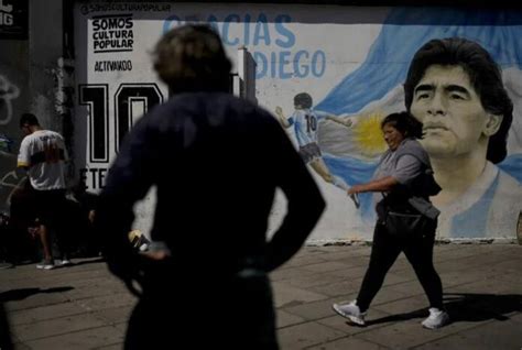 Equipo Médico De Maradona A Juicio Por Muerte De Exfutbolista 19abr