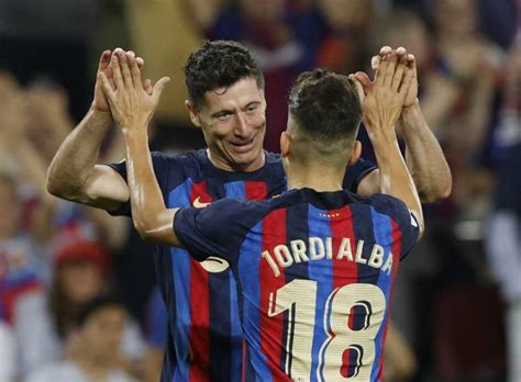 Lewandowski Nets Double As Barcelona Ease Past Villarreal Malay Mail