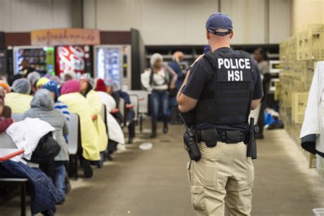 Redadas De Inmigración En Mississippi Dejan 680 Trabajadores Detenidos