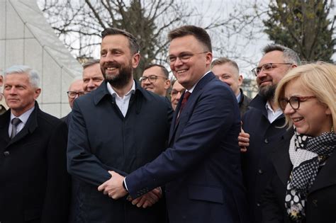 kwietnia Polska Szymona Hołowni