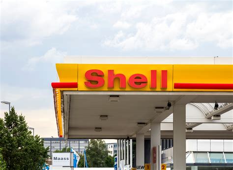 Shell Plc Expects Up To 1 2 Billion Of Corporate Loss In Q1