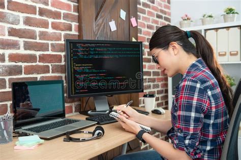 Female Programmer Working And Writting Stock Image Image Of Employee Indoorstaff 125784093