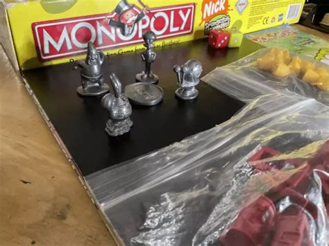 Hasbro Nickelodeon Spongebob Squarepants Monopoly Collectors Completed