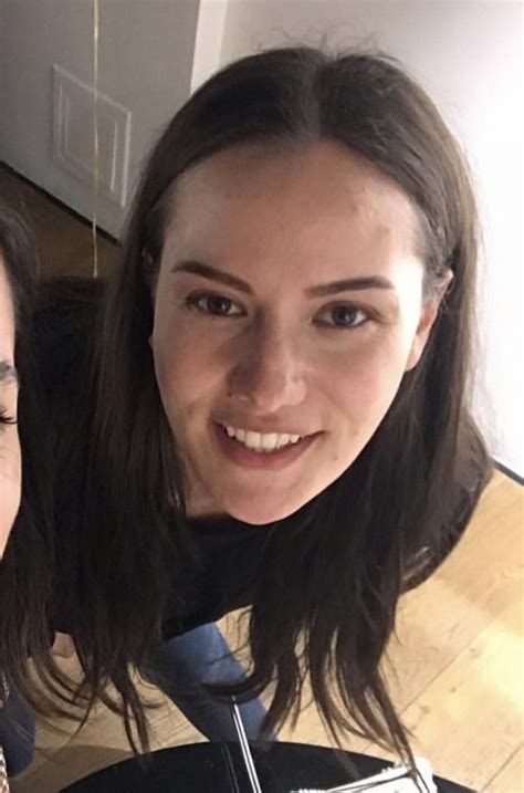 Fahriye Evcen Bu Fotoğrafta Güzel Mi Kizlarsoruyor