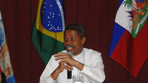 Paróquia da Paz recebe Dom Joseph Gontrand Décoste bispo da Diocese de