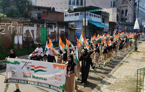آزادی امرت مہوتسو کے تحت نواز گرلز اسکول دیوبند کی طالبات نے نکالی