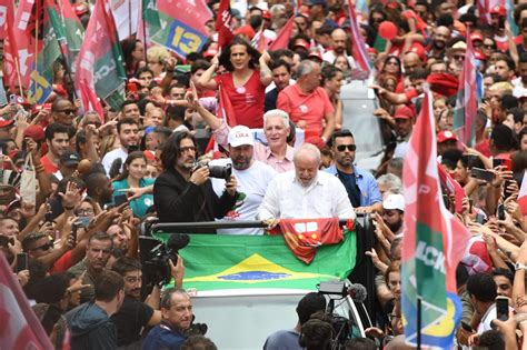 Com Menos Show E Mais Povo Lula Faz Comício Para Milhares Em Cima De