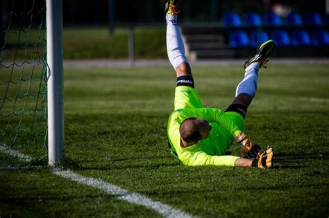 7 Tips To Become A Better Soccer Goalkeeper Sporting Whizz