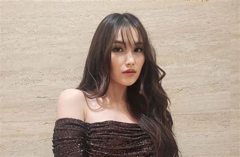 Cantiknya Bak Artis Korea Intip Penampilan Ayu Ting Ting Pakai Dress Hitam Nyentrik Auranya