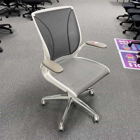 Humanscale Diffrient World White And Grey Task Chairs Office Furniture Liquidations