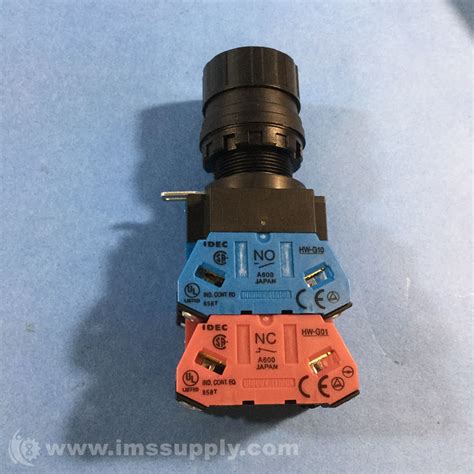 Idec HW1R 2D22N1B Pushbutton Switch Non Illuminated Black Plastic IMS Supply