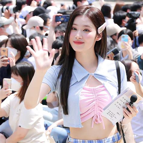 러블리한 트와이스 사나 2탄 연예인 얼굴 사진 패션