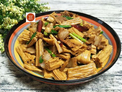 腐竹和这两种一起炒，好吃入味，喷香下饭，天天吃都不腻！ 知乎