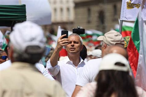 Възраждане спря протеста си за днес Обновена видео снимки