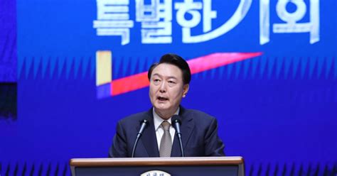 윤 대통령 지지율 32정당 지지도는 국힘 36 민주 33