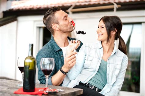 10 Obvious Signs Youre In A Fake Relationship Moments With Jenny
