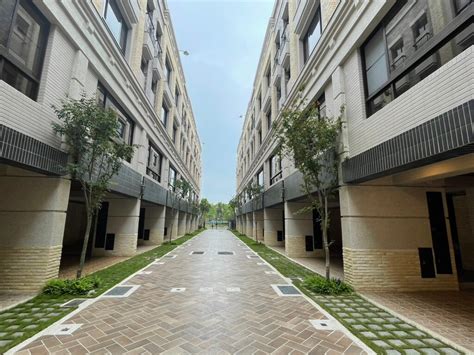 海岸恰恰高雄市梓官區港三街透天厝梓官全新未住面寬併排雙車墅 房屋出售 樂屋網