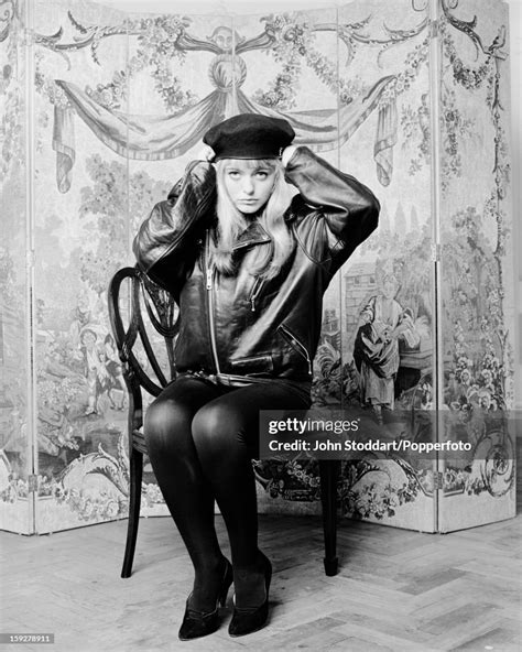 English Actress Model And Singer Patsy Kensit Posed In 1985 News