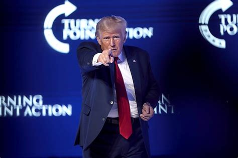 Donald Trump a renunțat la procesul în care i cerea fostului său avocat