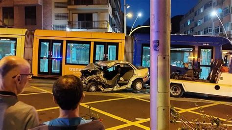Aparatoso Accidente Entre Un Coche Y El Tranvía De Santa Cruz De Tenerife