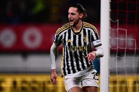 Adrian Rabiot El Excentrocampista De La Juventus Que Es El Objeto De