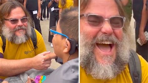 Jack Black Sings To Young Wheelchair Bound Fan With Terminal Illness