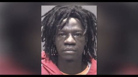 Purse Snatcher Drug Woman 250 Yards At League City Kroger Police Say