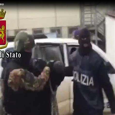 Terrorismo Blitz Della Polizia In Calabria Arrestato Un Foreign