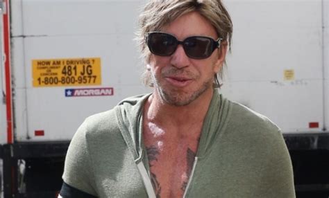 Un Irriconoscibile Mickey Rourke Per Le Strade Di Los Angeles