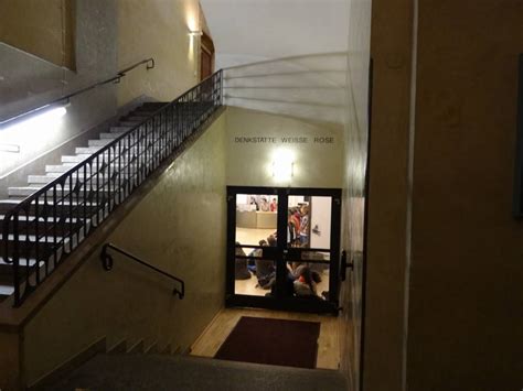 ミュンヘン大学 白バラ記念館 東屋