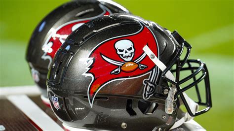 Pewter Report 2025 7 Round Bucs Mock Draft Yardbarker