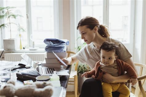 More Than Half Of Australians Are Only Just Making Ends Meet Pursuit