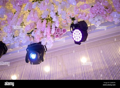 Rgbw Led Moving Head Beam And Wash Stage Lighting In Event Hall