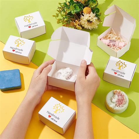 NBEADS 20 Pcs White Kraft Paper Box 8x6x4cm Tree Of Life Gift Packaging Box Bridesmaid Proposal