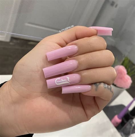 pin by 🎀♕𝓟𝓪𝓻𝓪𝓭𝓲𝓼𝓮 𝓒𝓸𝓴𝓮ۺ on nΔil βΔr gel nails simple nails long