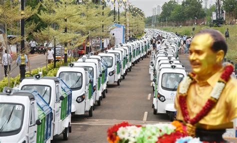 Vizag The City Of Destiny On Twitter ★ జెండా ఊపి ఈ ఆటోలను