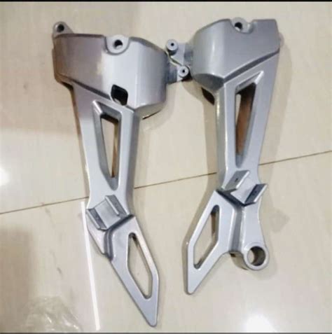Jual DUDUKAN FOOTSTEP INJAKAN KAKI BREKET STEP BELAKANG MEGAPRO NEW