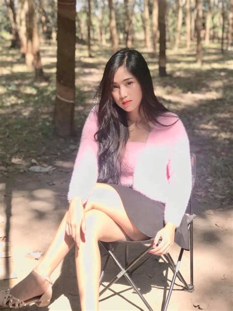 👩🏻 𝐒𝐮 𝐘𝐚𝐭𝐢 𝐋𝐢𝐧𝐧 🇲🇲 Beautiful Girl Photo Burmese Girls Myanmar Women
