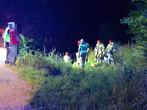 Motocyklista wpadł do potoku Był nieprzytomny Groźny wypadek w Suchej Beskidzkiej