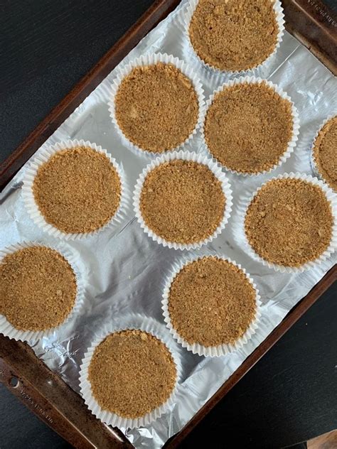 Mini Pumpkin Pies With Graham Cracker Crust — Ill Have Coffee