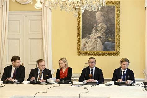 Jos hallituksen suosio alkaa kehysriihen päätösten vuoksi pudota ei